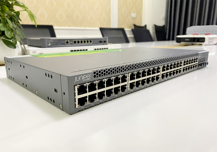 Juniper EX2300-48T 48 port Port 10/100/1000BaseT 4 SFP/SFP+ Uplink Ports